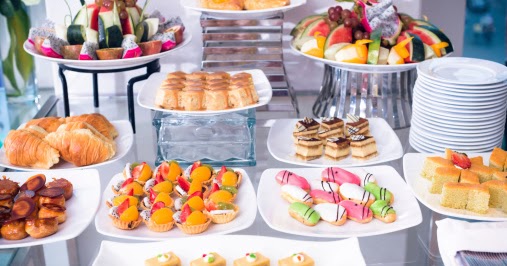 10 Cara Menata Meja Makan di Hari Raya (Rapi & Elegan) - BangIzalToy.Com