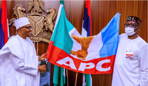 EDO UPDATE: PMB PRESENTS IZE-IYAMU WITH THE SYMBOLIC APC FLAG