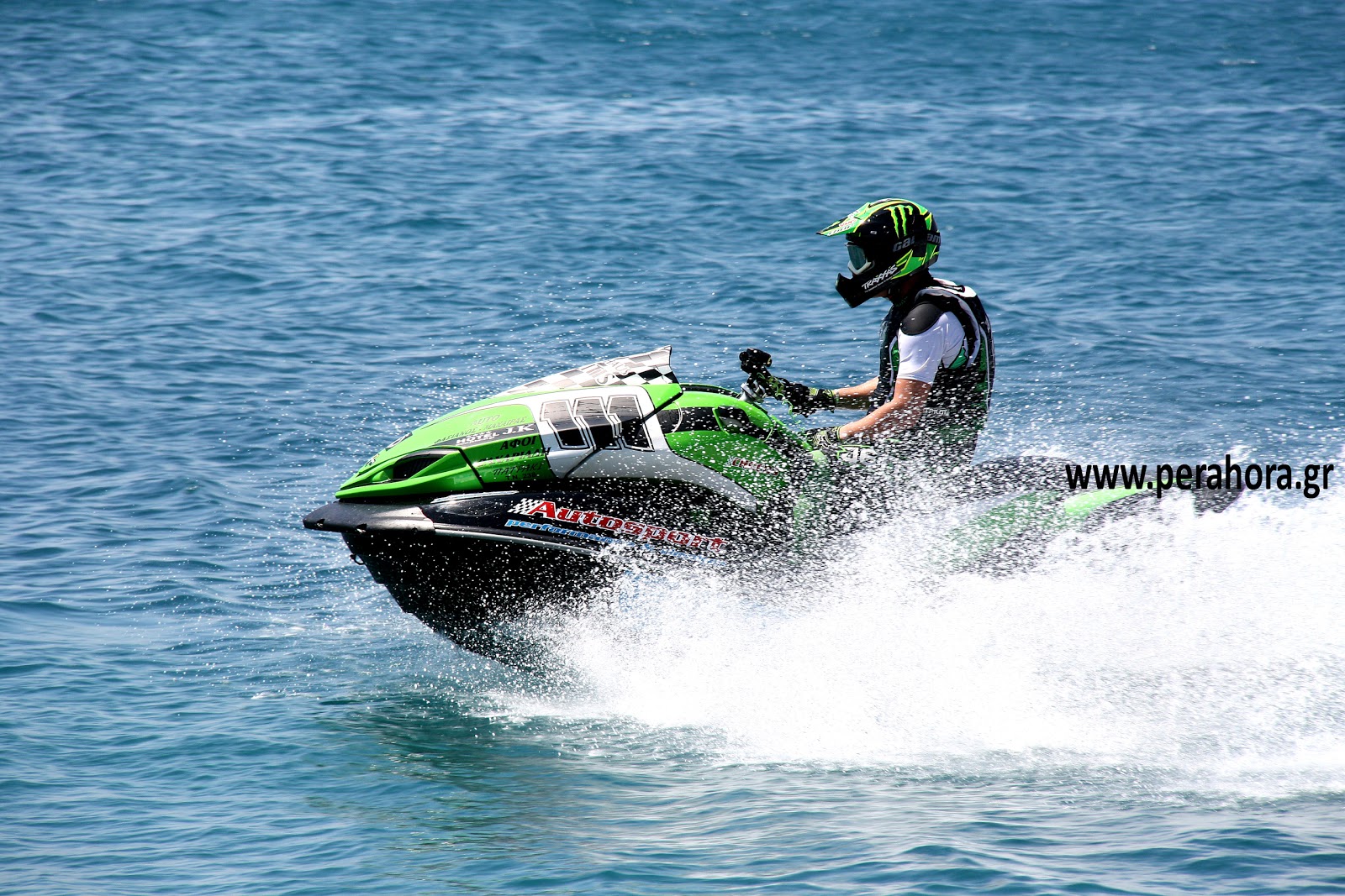 www.perahora.gr: Πανελλήνιο Πρωτάθλημα Jet Ski στο Λουτράκι 2012 .Μέρα 2η