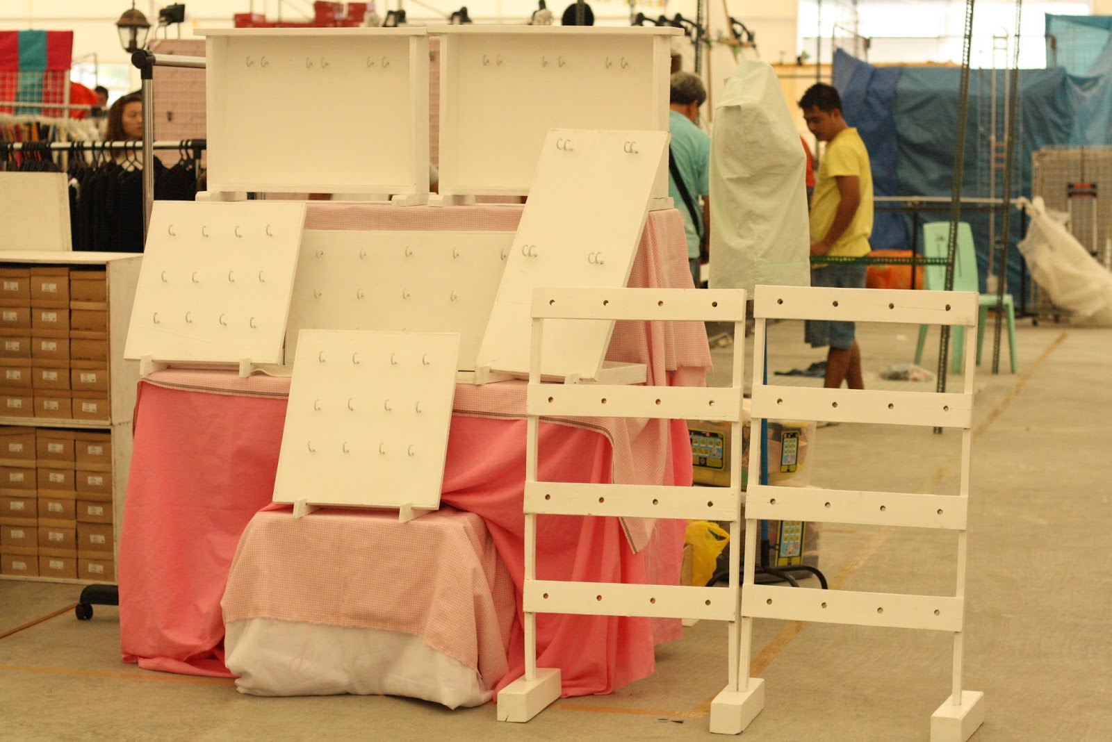 SIMONE'S FASHION CLOSET: Manila Sundance Bazaar