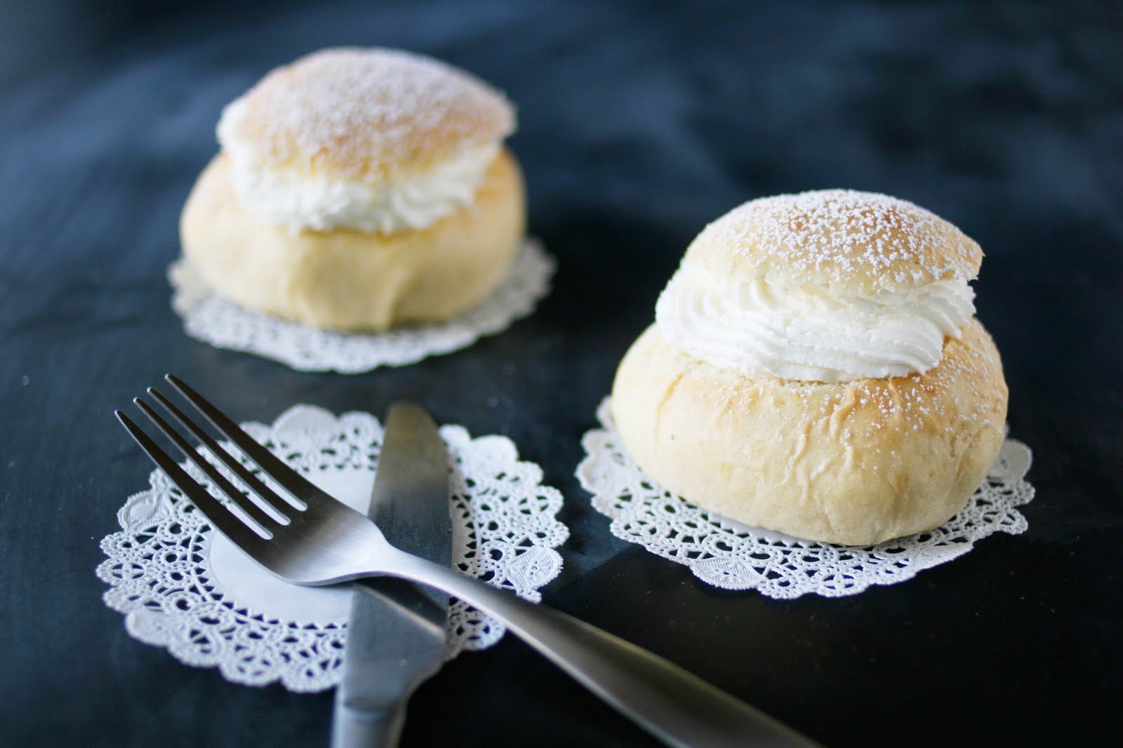 Une-deux senses: Swedish Semlor