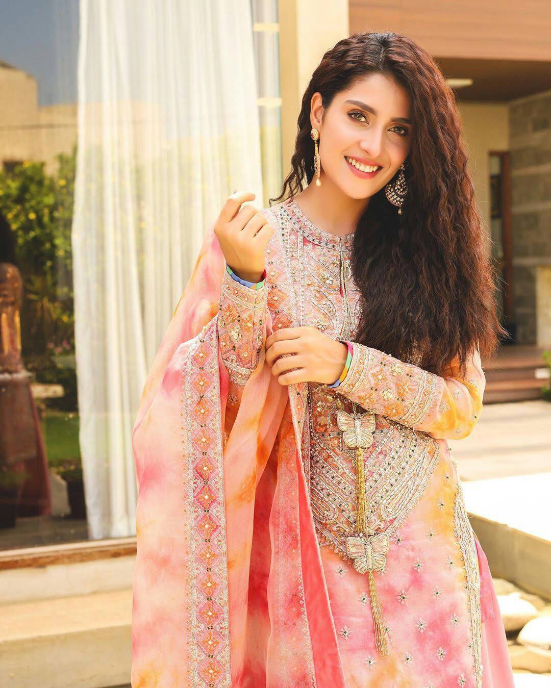 Ayeza Khan Beautiful Dressing on 2nd Day of Eid | Daily InfoTainment