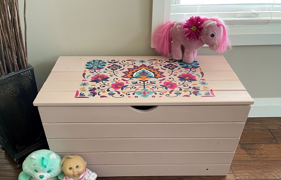 Pretty In Pink Toy Box