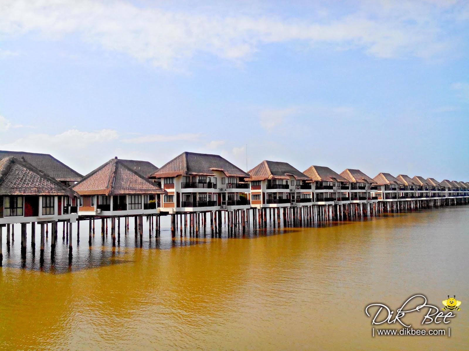 Avani Sepang Goldcoast Resort Dan Banghuris Homestay | Destinasi ...