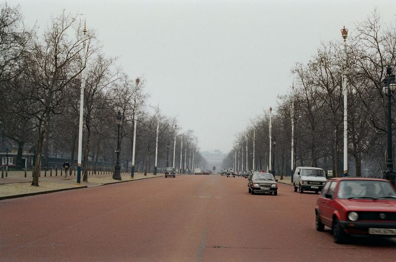 Street Scenes of London in 1987 Through Fascinating Photos ~ Vintage ...