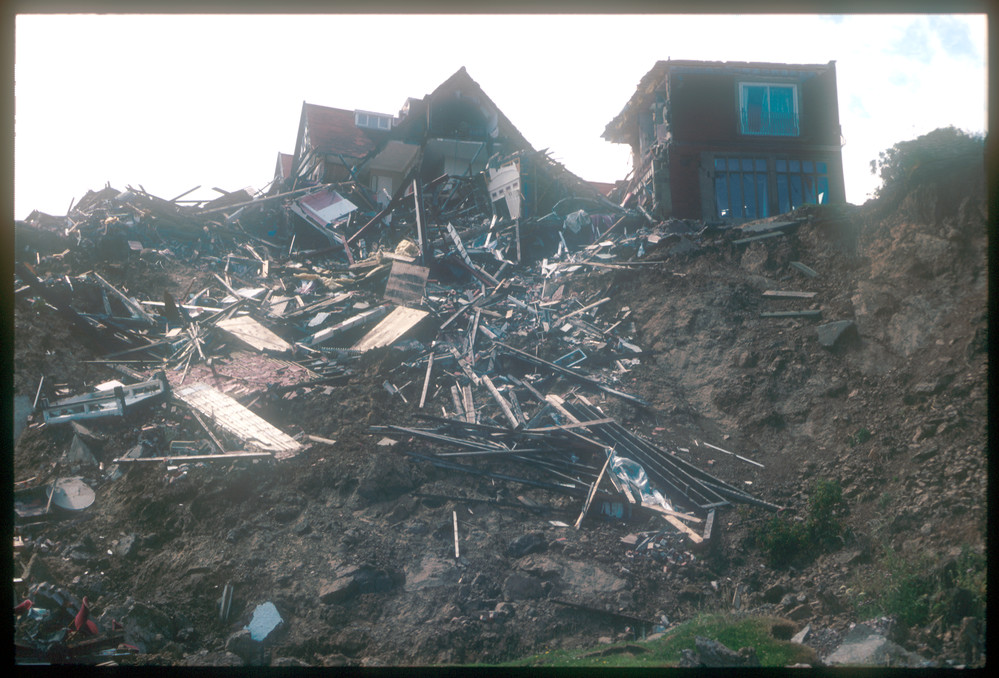 Unseen video footage: The Holbeck Hall landslide 25 years on... by ...