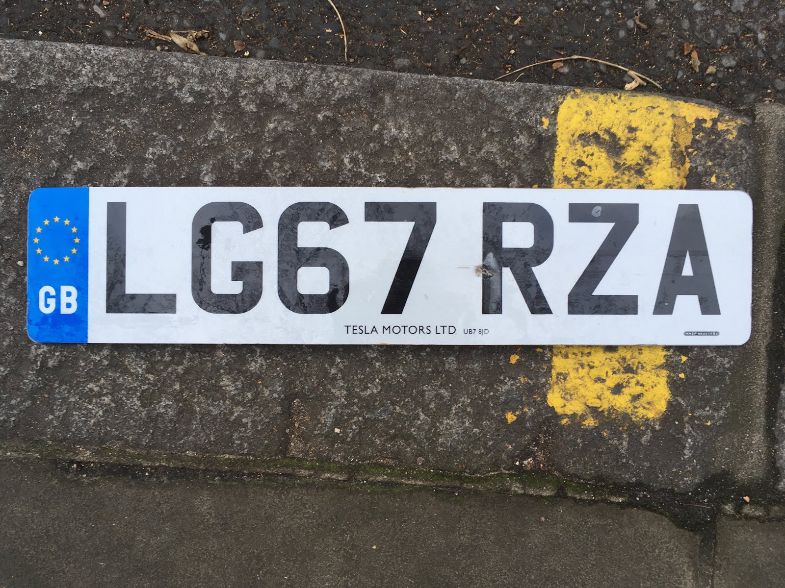 Abandoned London: 21/12/18: Abandoned number plate #8