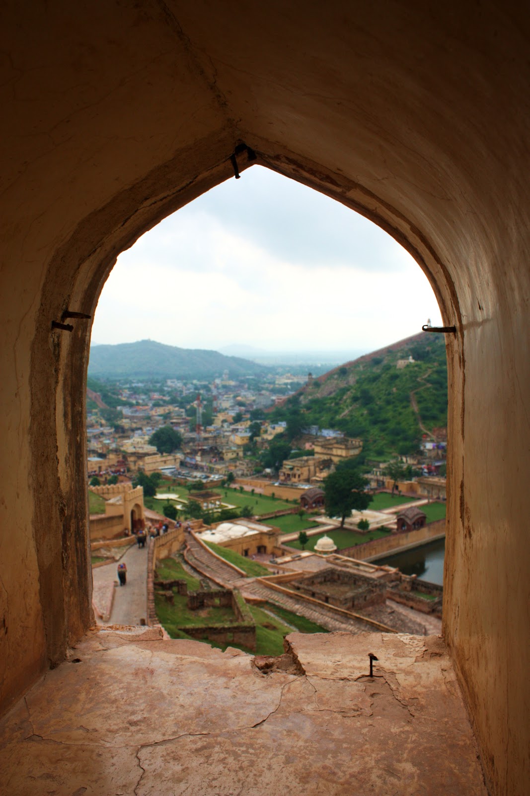 Incredible India.: El maravilloso· Fuerte Amber.