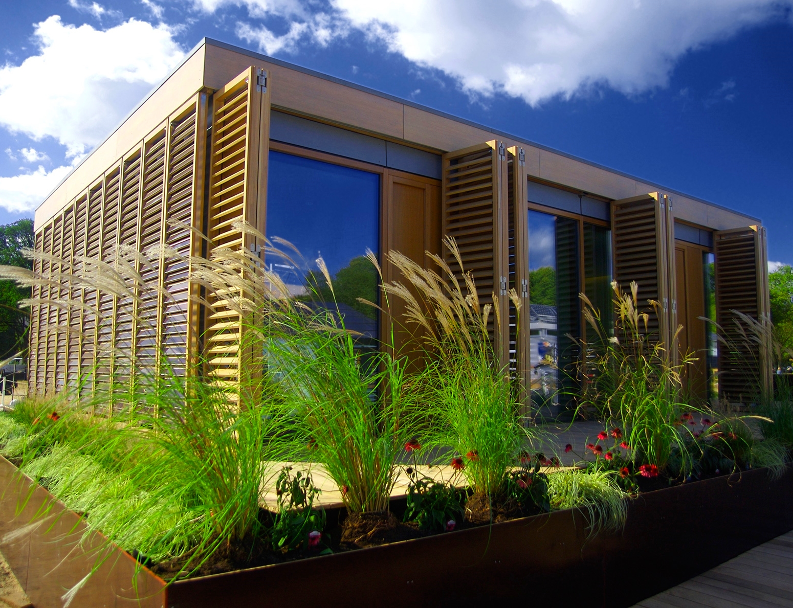 Solar House - Solar Power Off-the-Grid Prefab Home: Prefab Modular ...