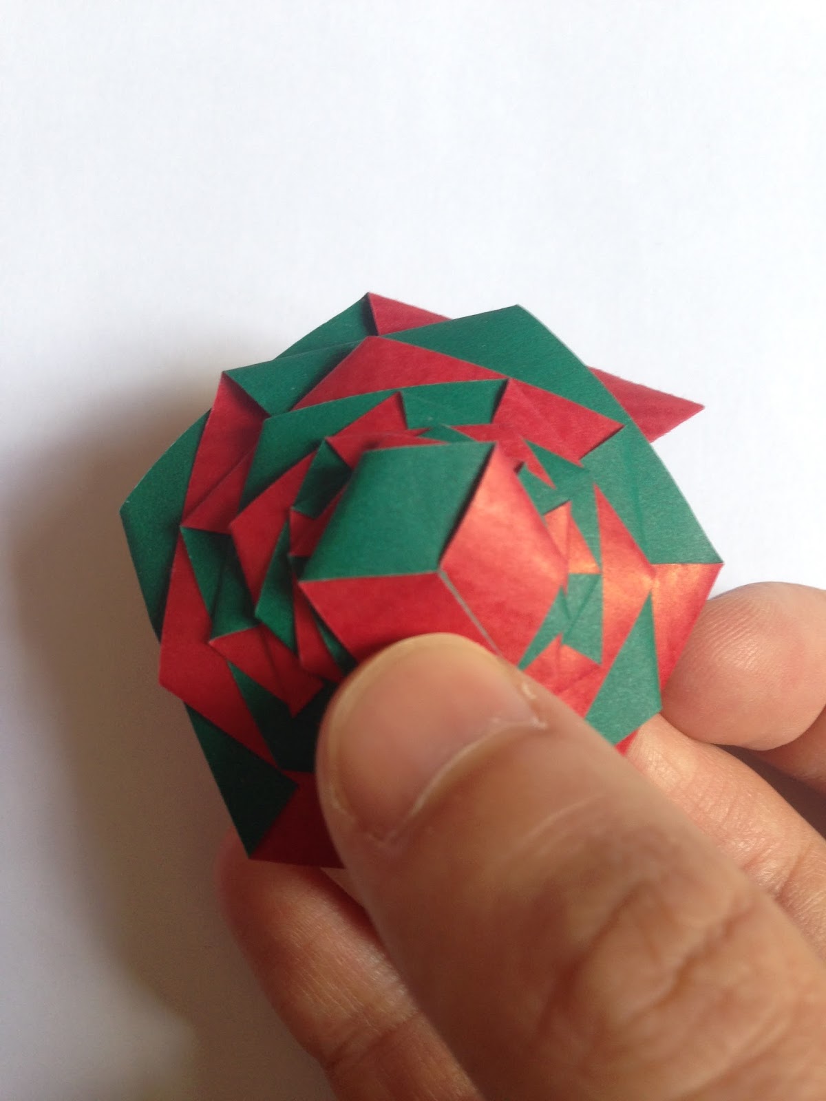 Puzzling in wonderlands: Time to fold....some kinetic origami