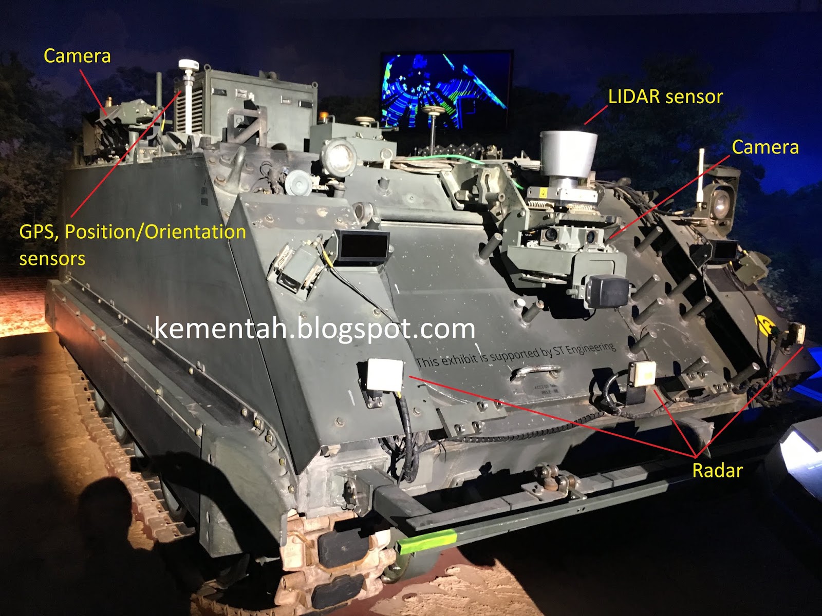 Senang Diri: Singapore unveils unmanned Hunter Armoured Fighting ...