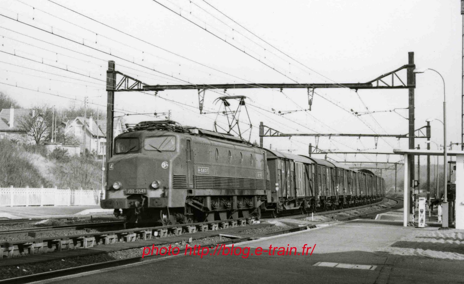 Loco-Revue: 2D2 "Waterman" Jouef à Nuremberg