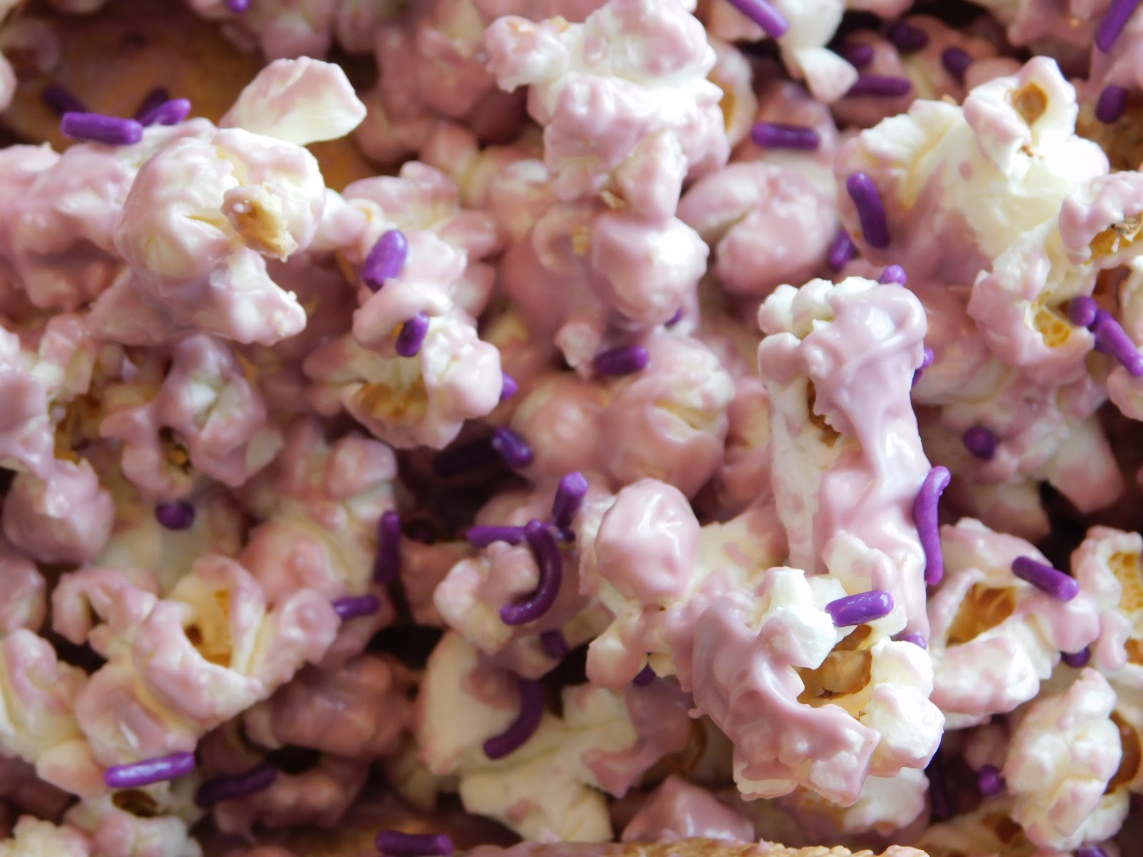 Sweet Spring Popcorn Mix