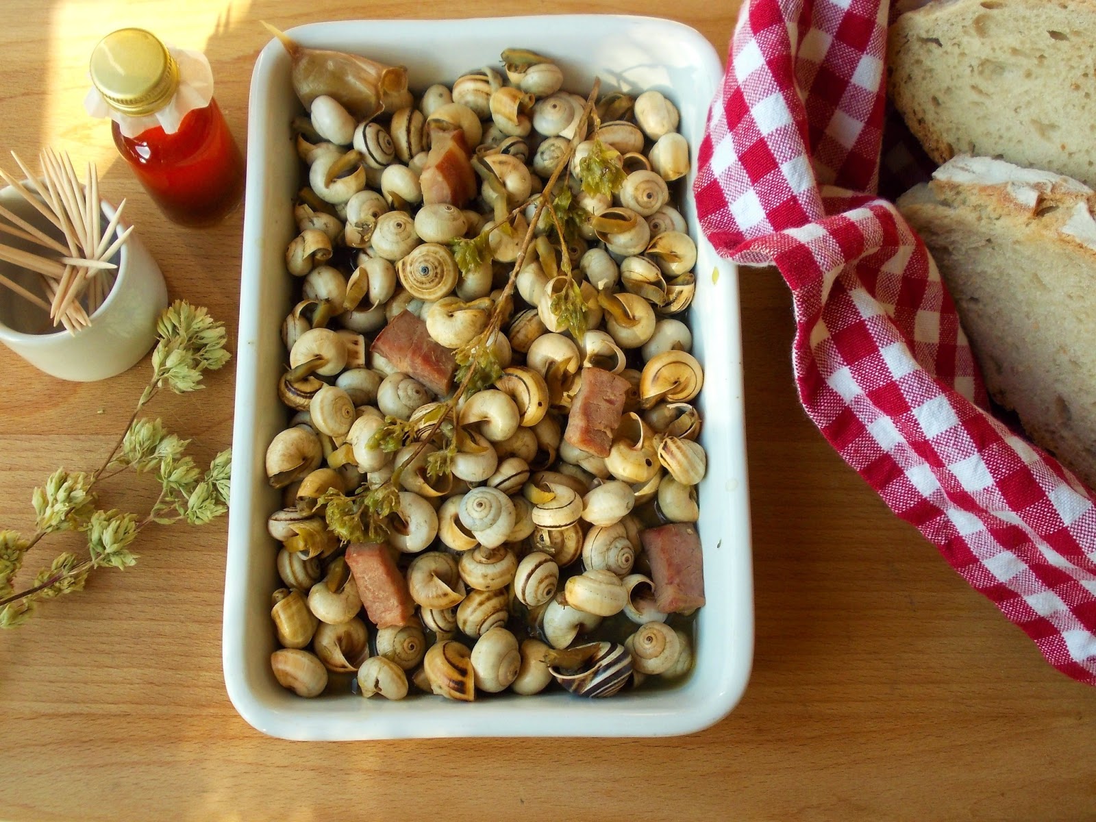 O Meu Tempero: Caracóis - Um Petisco Económico Bem Português