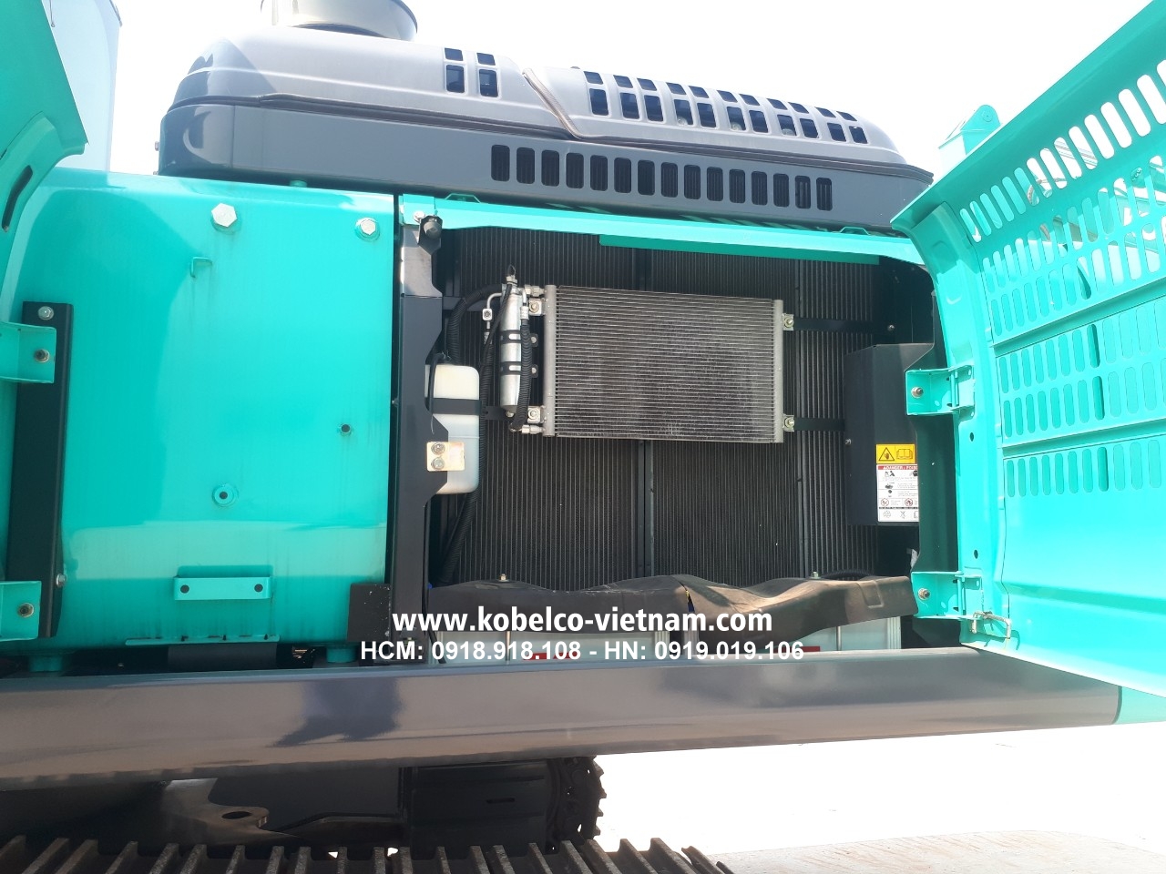 Hình ảnh Máy đào Kobelco SK330-10, dung tích gầu tiêu chuẩn 1.6m3