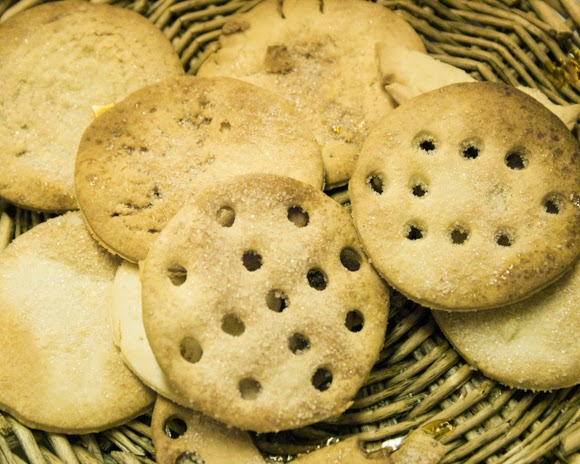 Craft Knife: Easy Icelandic Laufabraud Experience Using Pie Crust