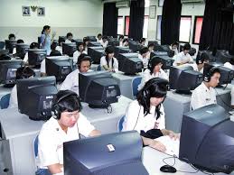 Interior Lab Bahasa: Peralatan Lab. Bahasa