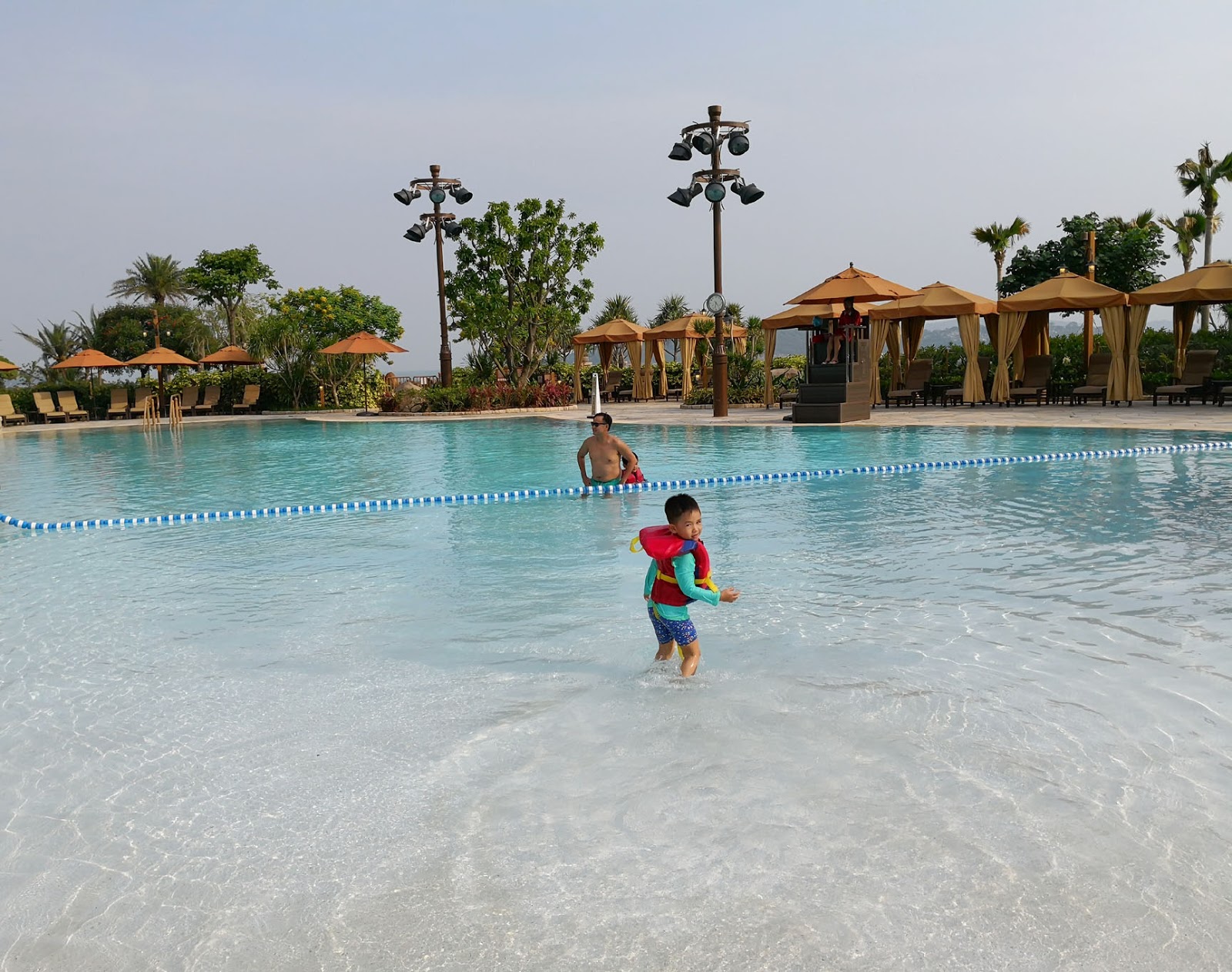 MrsMommyHolic: Our stay at Hong Kong Disney Explorers Lodge