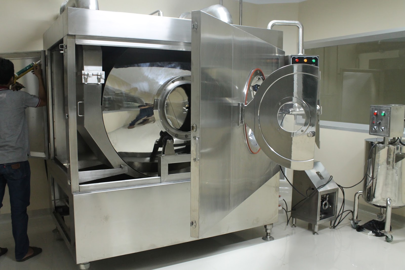 MESIN FARMASI: MESIN COATING FILM SISTEM BIBO SKALA PRODUKSI