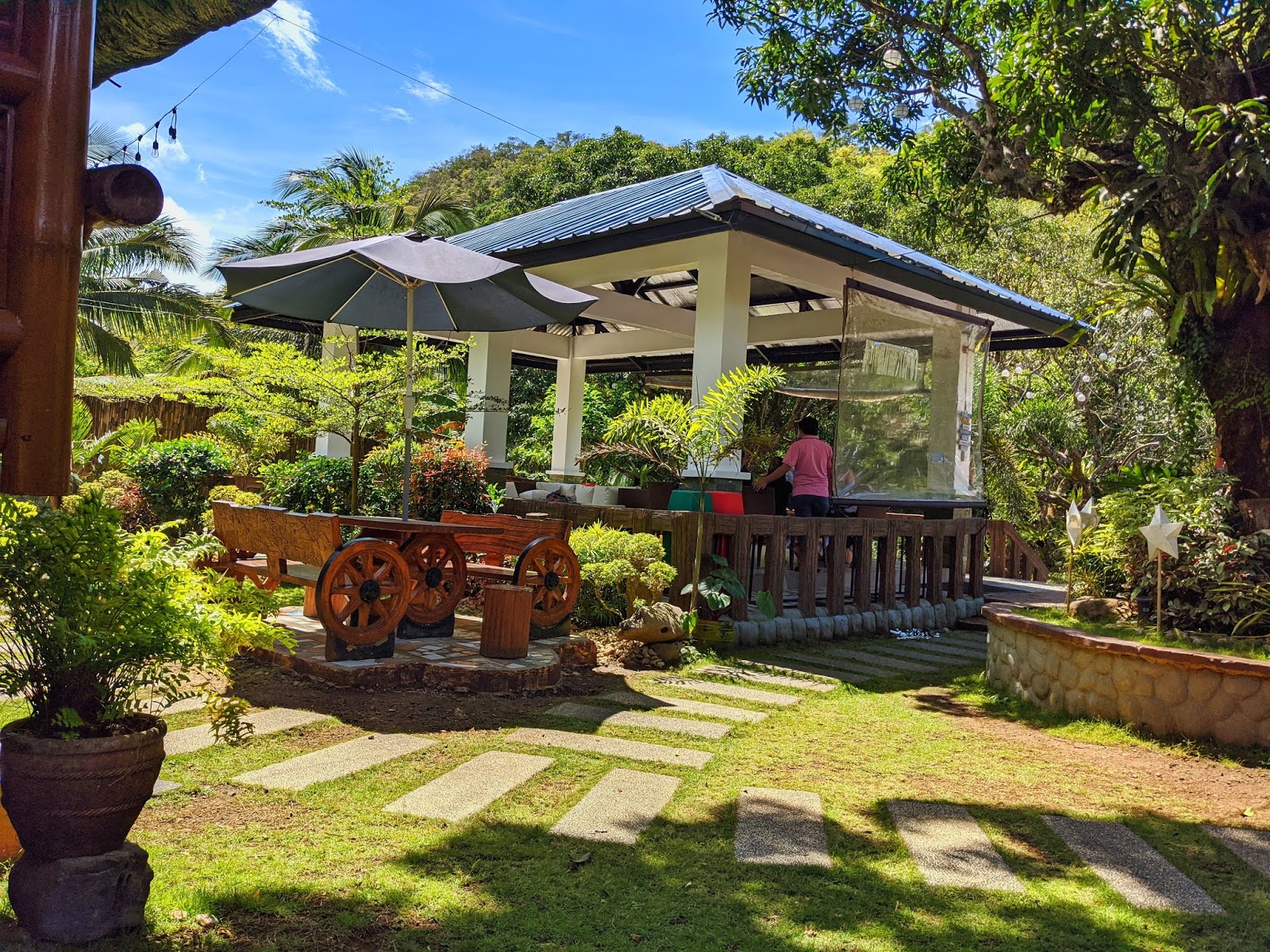 This Hidden Private Resort Features An Instagrammable Swimming Pool ...