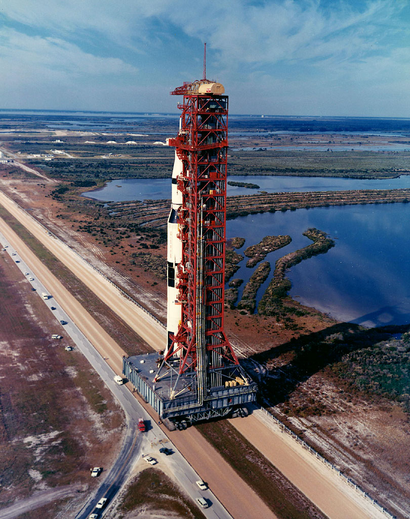Apollo 16 Timeline: 1971/12/13: L'uscita dal VAB (Vehicle Assembly ...