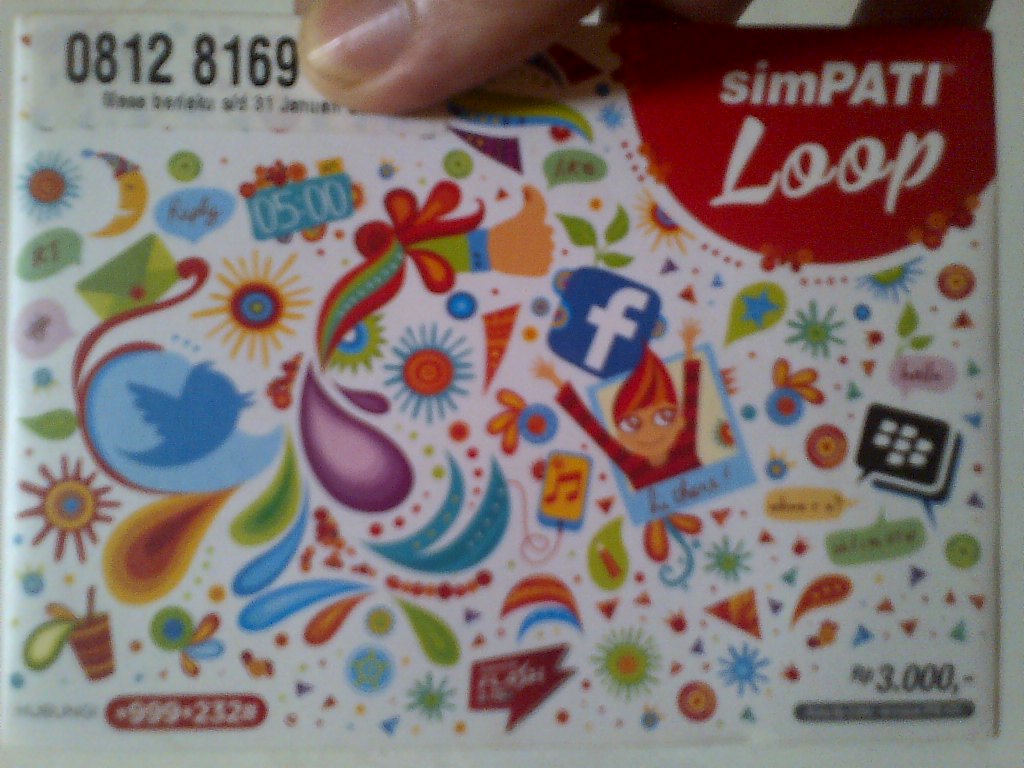 Munadiary: Perkembangan Desain Kemasan Kartu Perdana LOOP