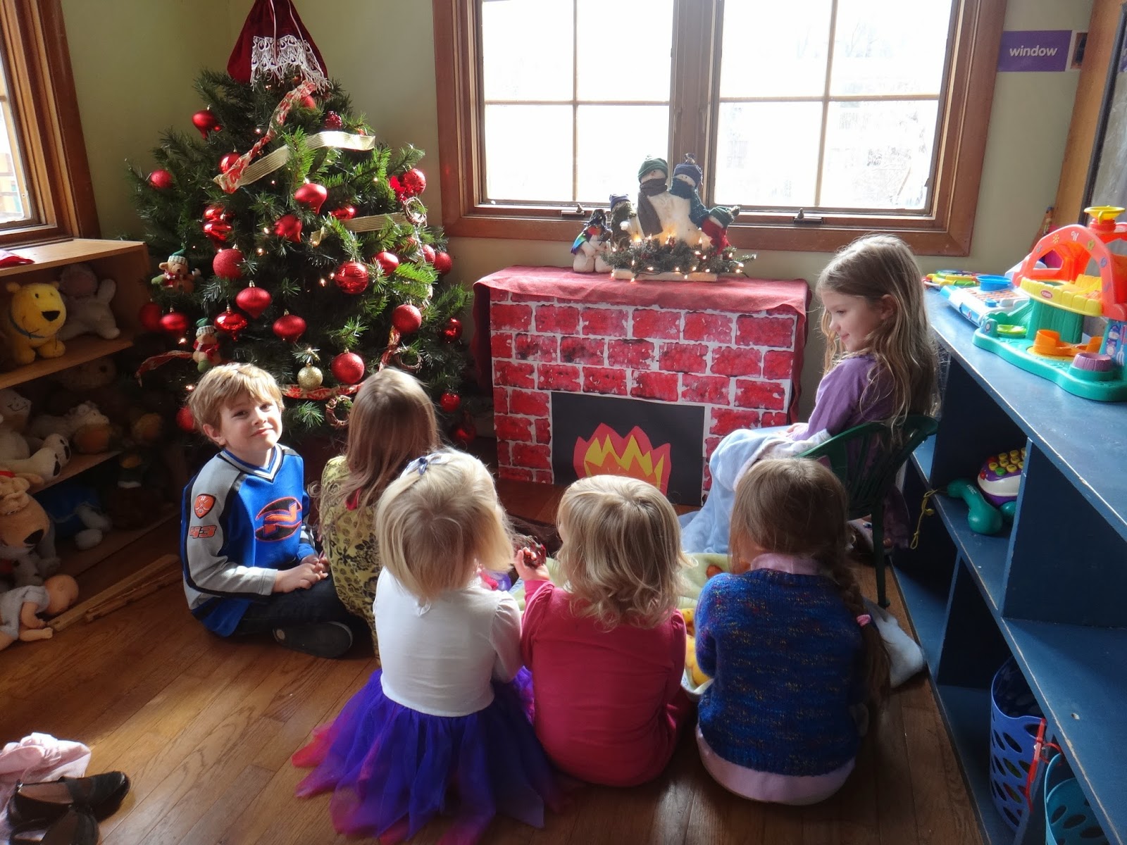 Little Stars Learning: Christmas Dramatic Play