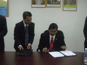 Kolej MCS Banting Selangor: MOU DI ANTARA COLLEGE MCS DENGAN AEU