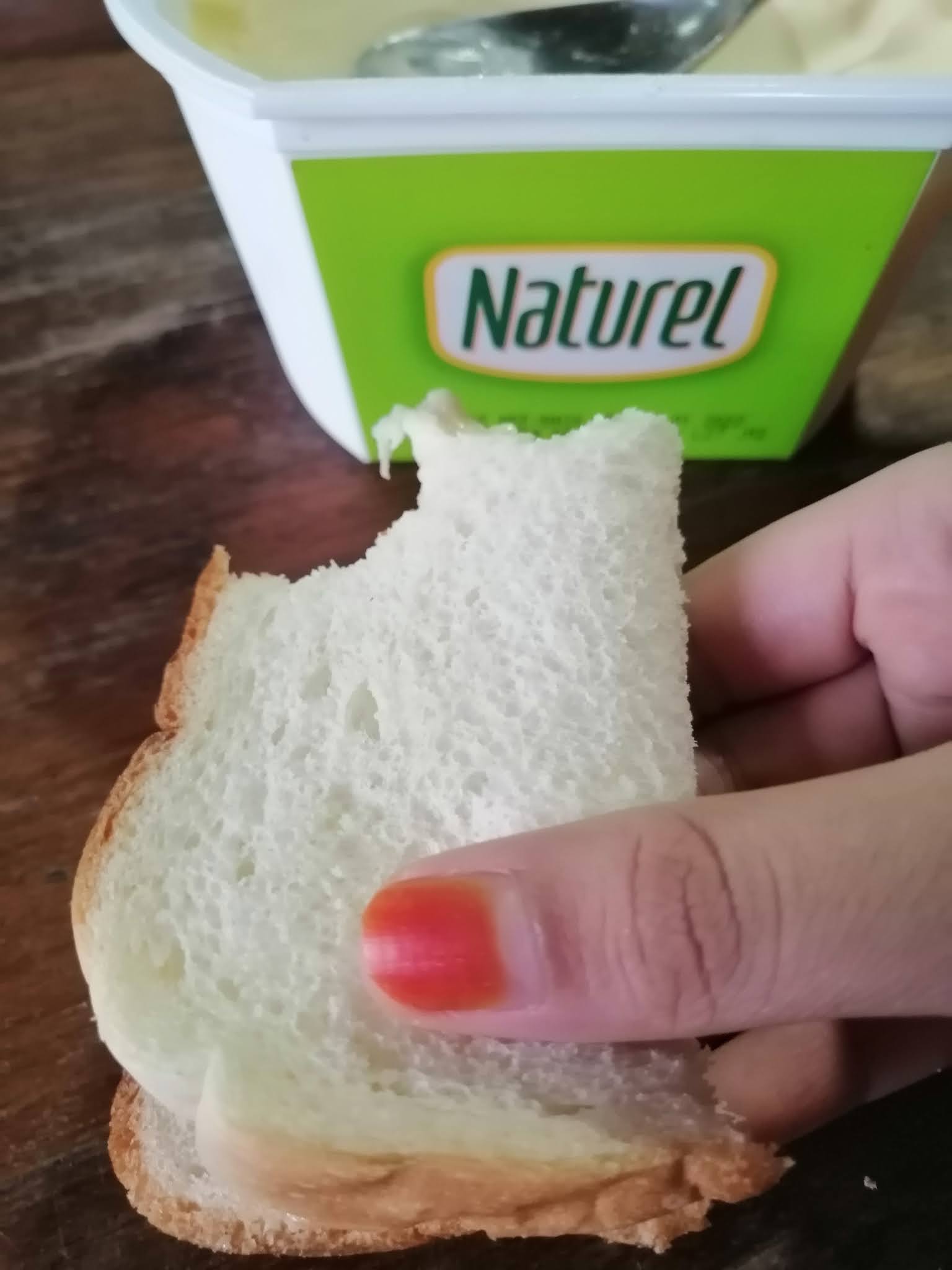 Makan roti - Blog Rabia Adawiyah