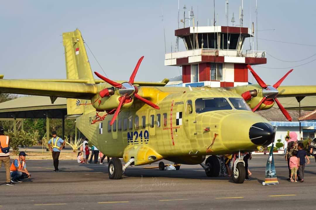 DEFENSE STUDIES: PTDI Produksi Massal Pesawat N219 Mulai Pertengahan ...