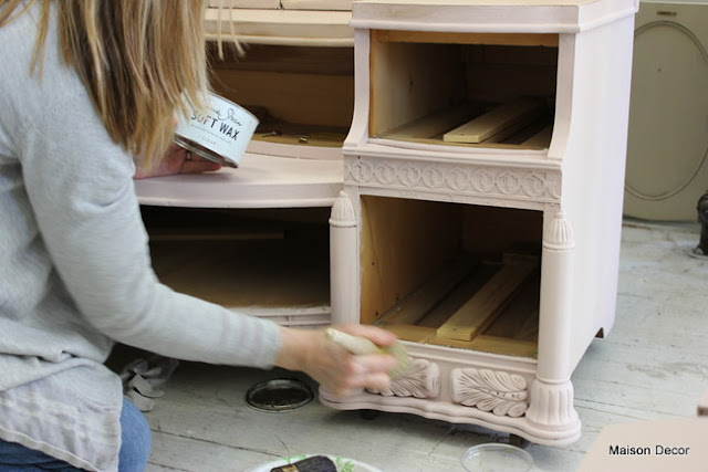 Maison Decor: Use dark wax to bring out the best in a piece!