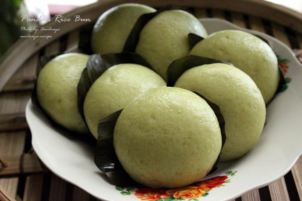 Amiliaya Recipe: “Pandan” glutinous rice bun ( xi ban ) 香兰喜粄