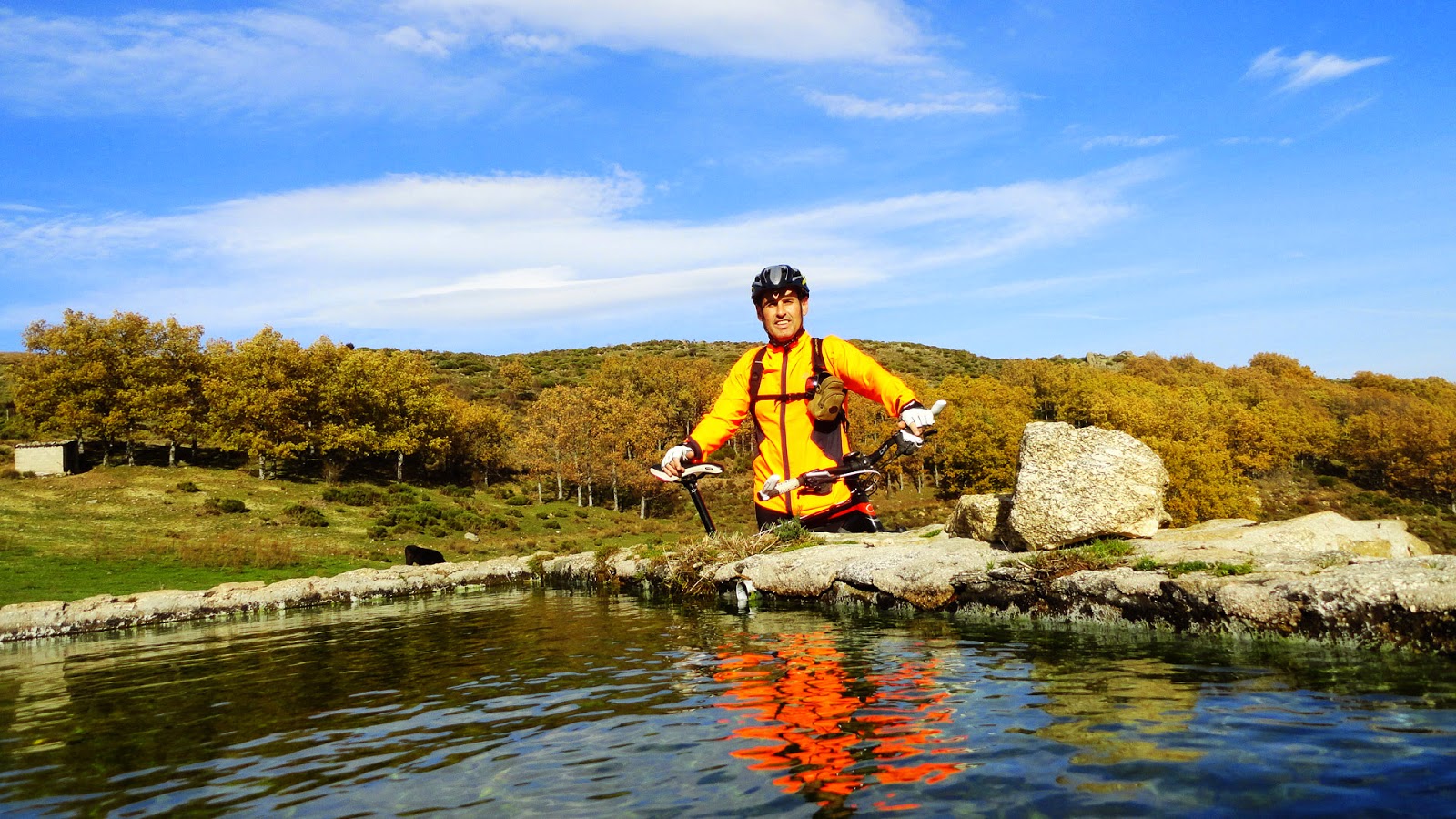 EL BICIERRANTE: NACIMIENTO DEL ADAJA Y VALLE DEL CORNEJA