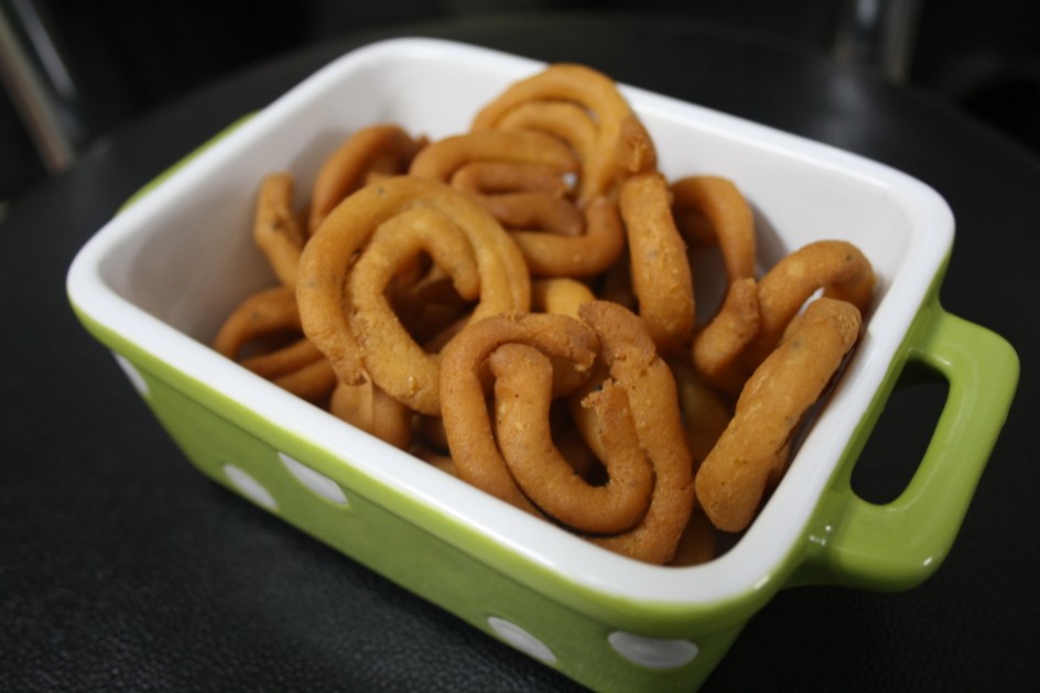 Kodubale | Kodbale ~ Karnataka Special Step by Step | Indian Cooking ...