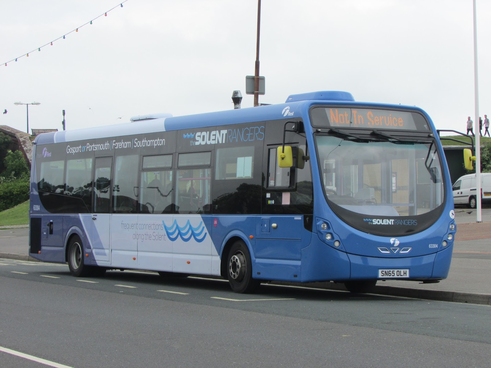 Ryan's Bus Blog: First Buses Livery : Multi Coloured Spectaculars