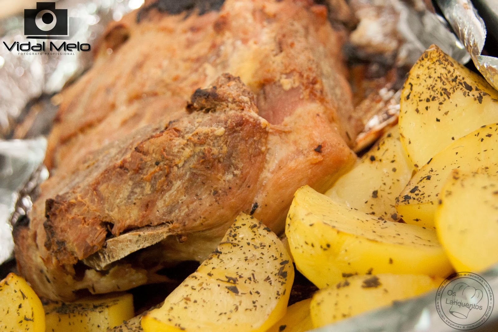 Os Lariquentos: Pernil assado com batatas