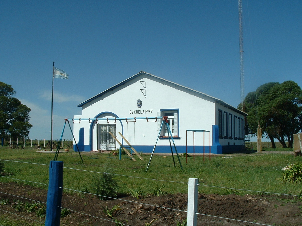 De la UATRE y OSPRERA a las Escuelas Rurales: Pintemos juntos escuelas ...