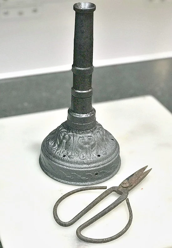 Make a DIY String Holder