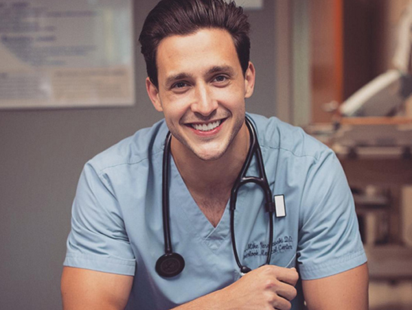 Los 5 doctores mas guapos del mundo por el #4 te enfermaras siempre.