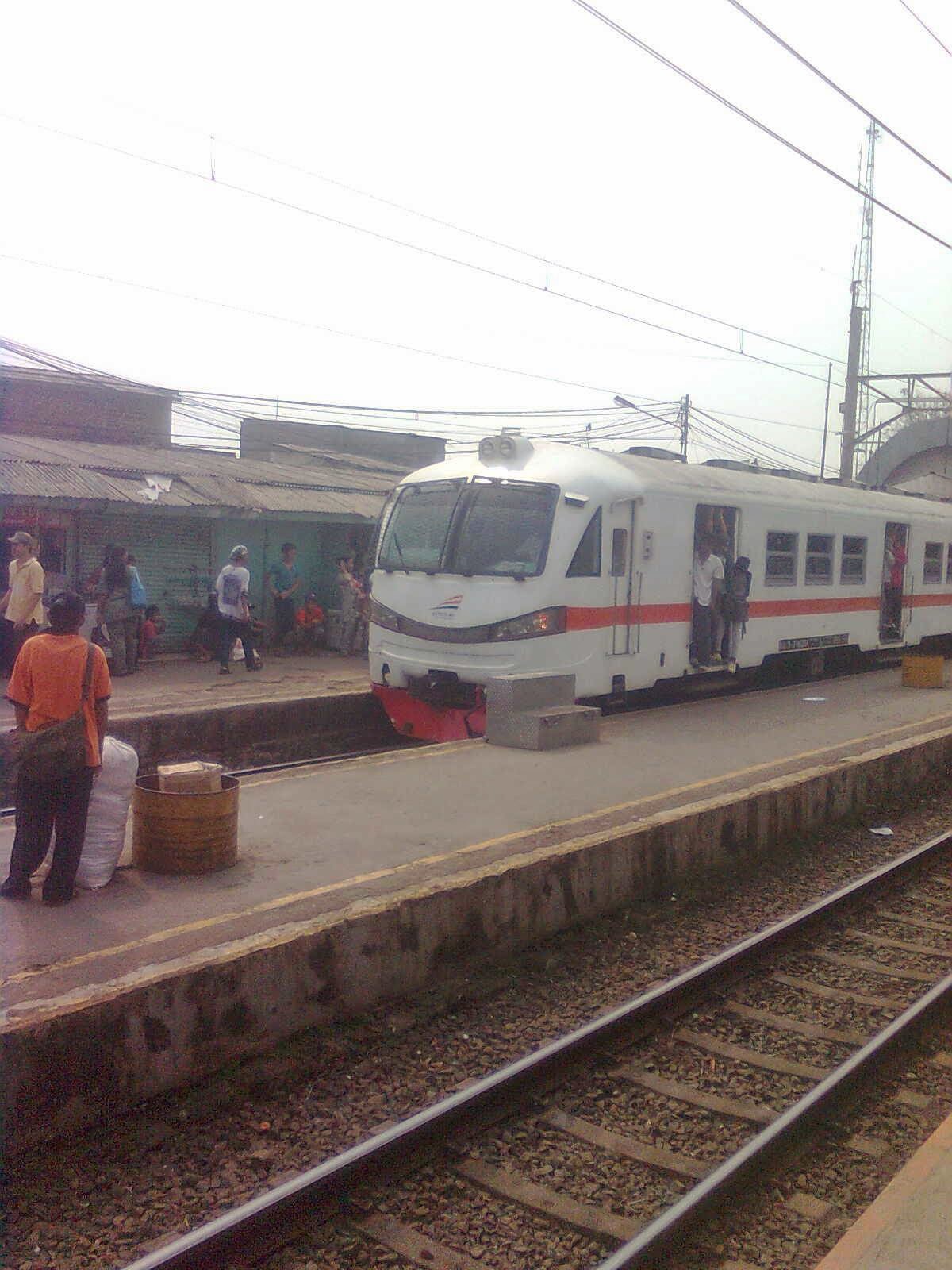 All About KRL EKONOMI : Berkas KRL Non AC