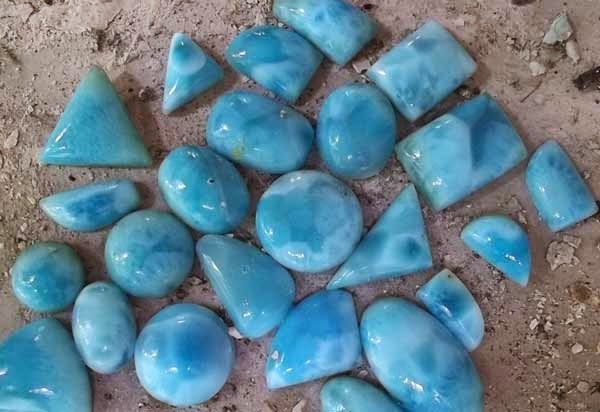 Barahona paso a paso: EL LARIMAR, ORGULLOSAMENTE BARAHONERO