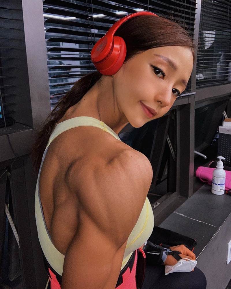 Chingum — Discover Curiosities Lee Jin Seo Korean Girl With Cute Face And Scary Body