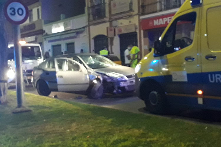 Un Aparatoso Accidente Ocurrido En La Noche De Ayer En La Calle Tajo Se