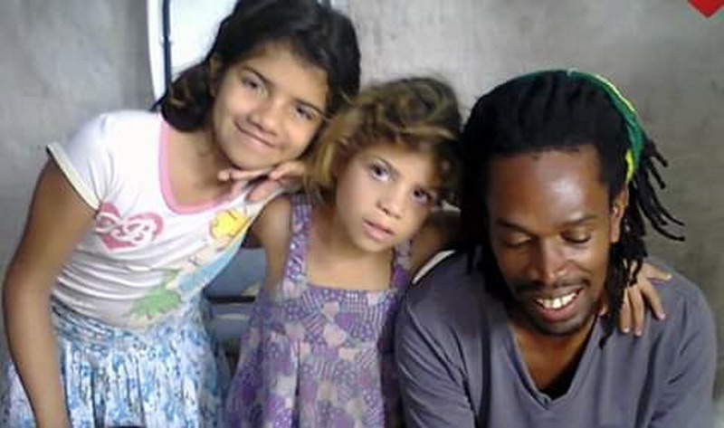 Noticias, Arte, Cultura y Turismo: Sayder SDR cantante humanista de Brasil