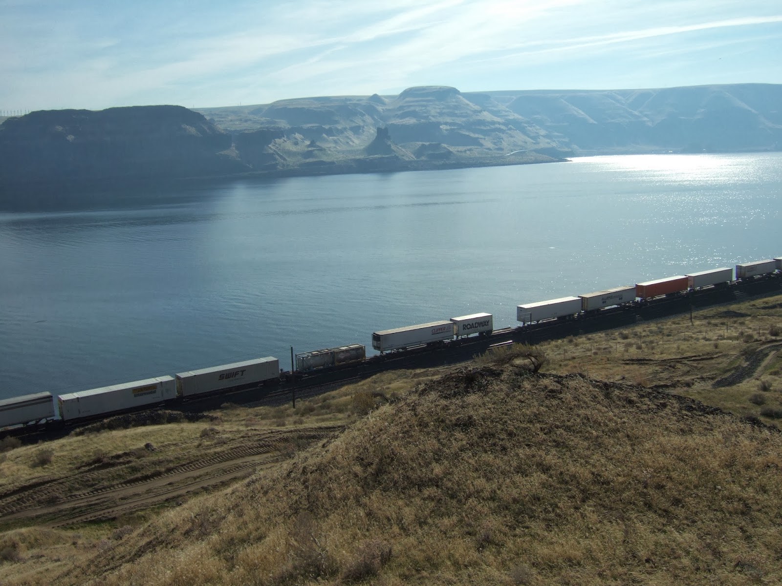 Reading the Washington Landscape: Wallula Gap Train and Boat Spotting