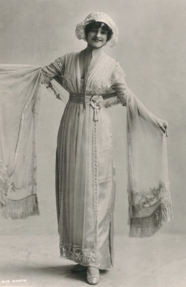 Gorgeous Photos of English Actress and Singer Gertie Millar in the ...