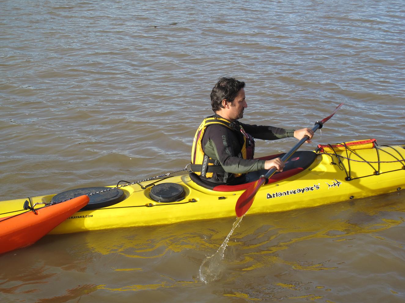 Eskapa Kayakismo de Travesía: Remolques en kayak