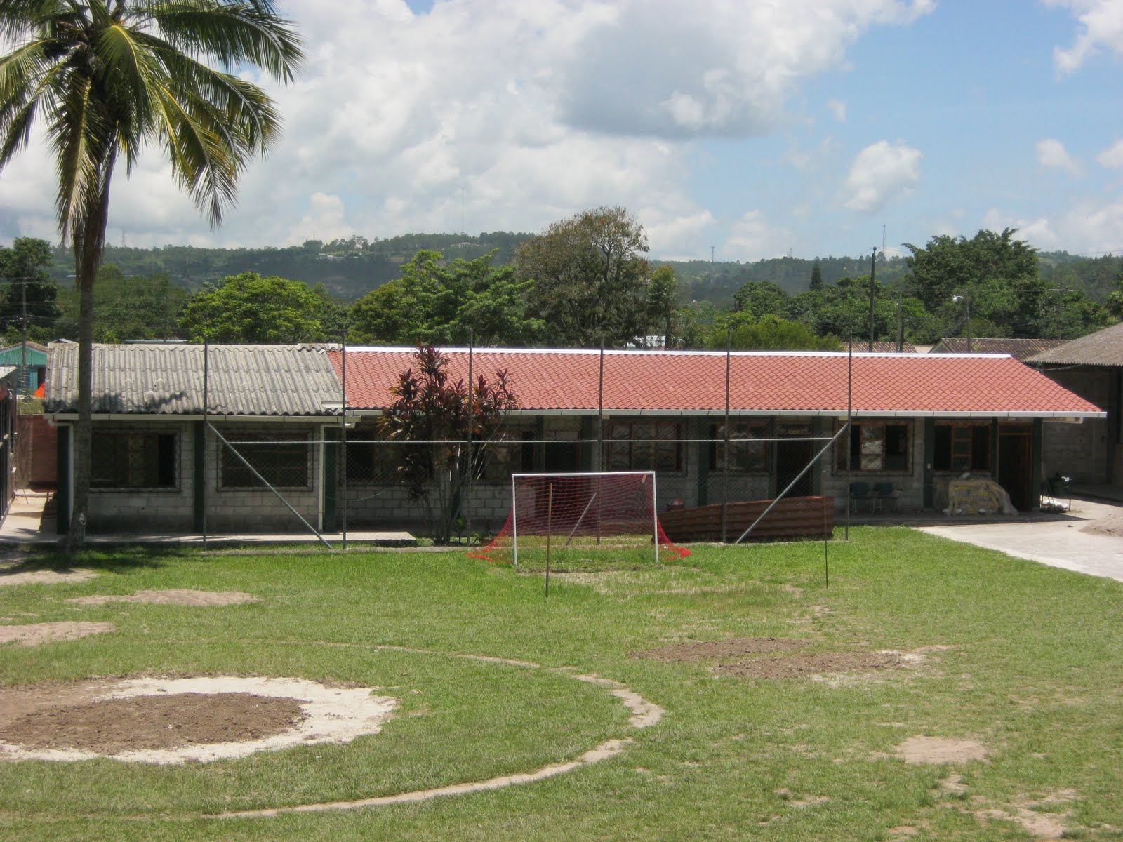 The Whites in Honduras!: School Has Started!