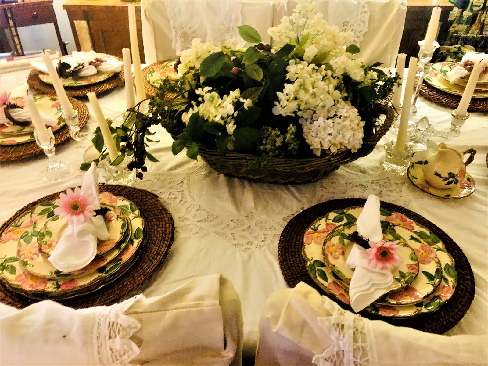 Linda's Life Journal: Dining Room Table all Set for a Family Gathering ...