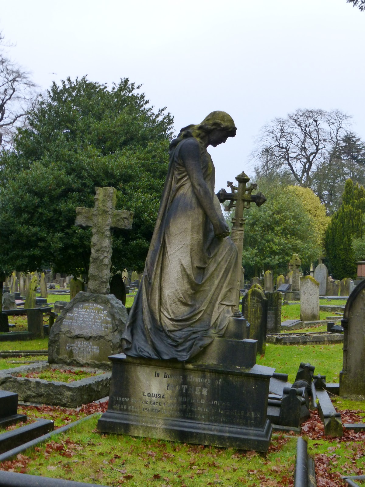 Places of the Dead, A Photographic Journey: East Finchley Cemetery